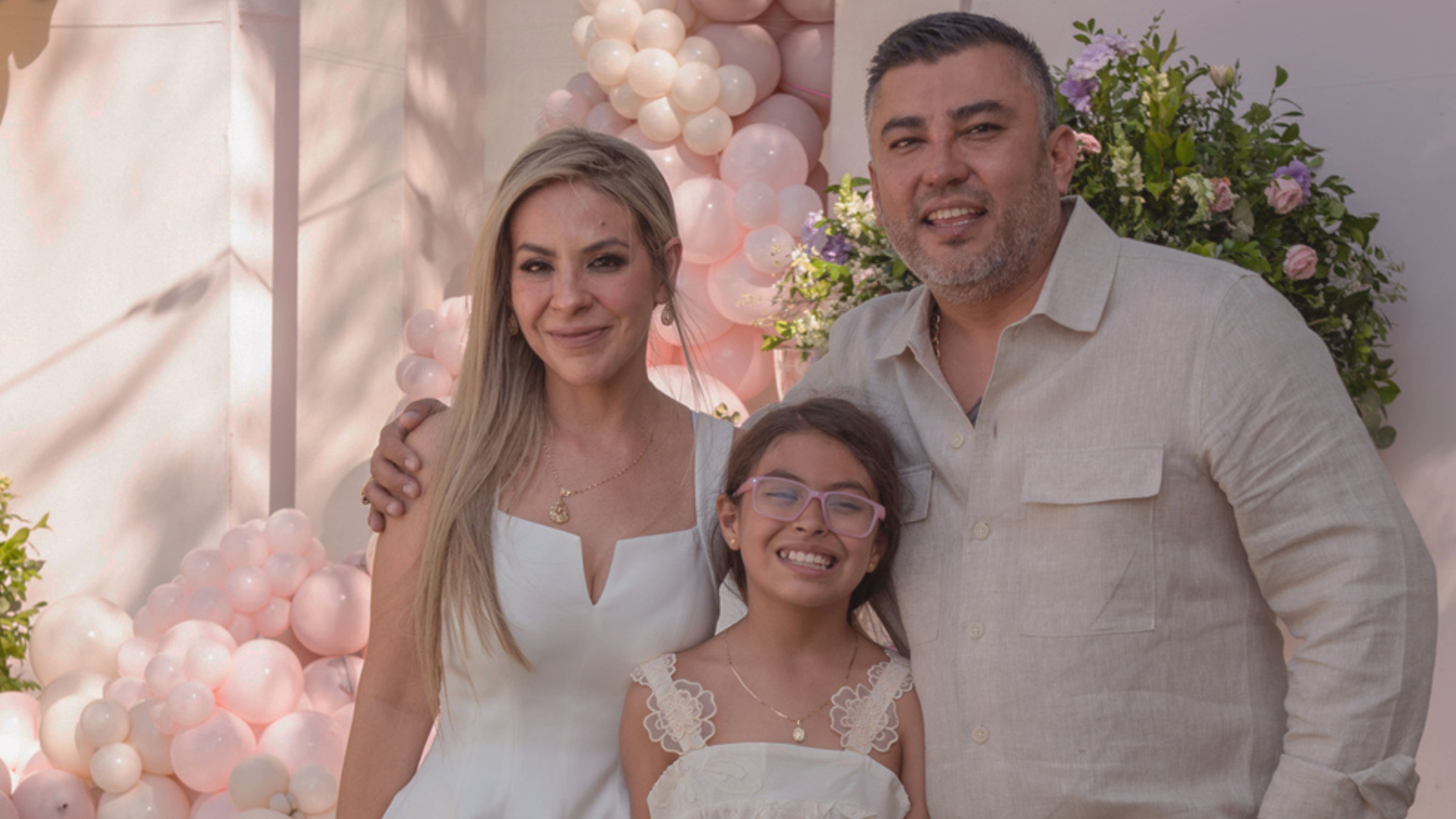 Primera comunión de Regina Salais Rodríguez - CHARMLIFECHARMLIFE